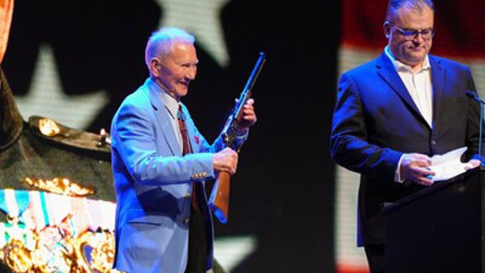 Medal of Honor Marine receives Henry Repeating Arms tribute ...