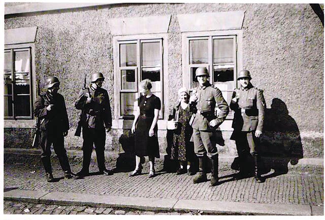 The UD 42 Submachine Gun - Militarytrader