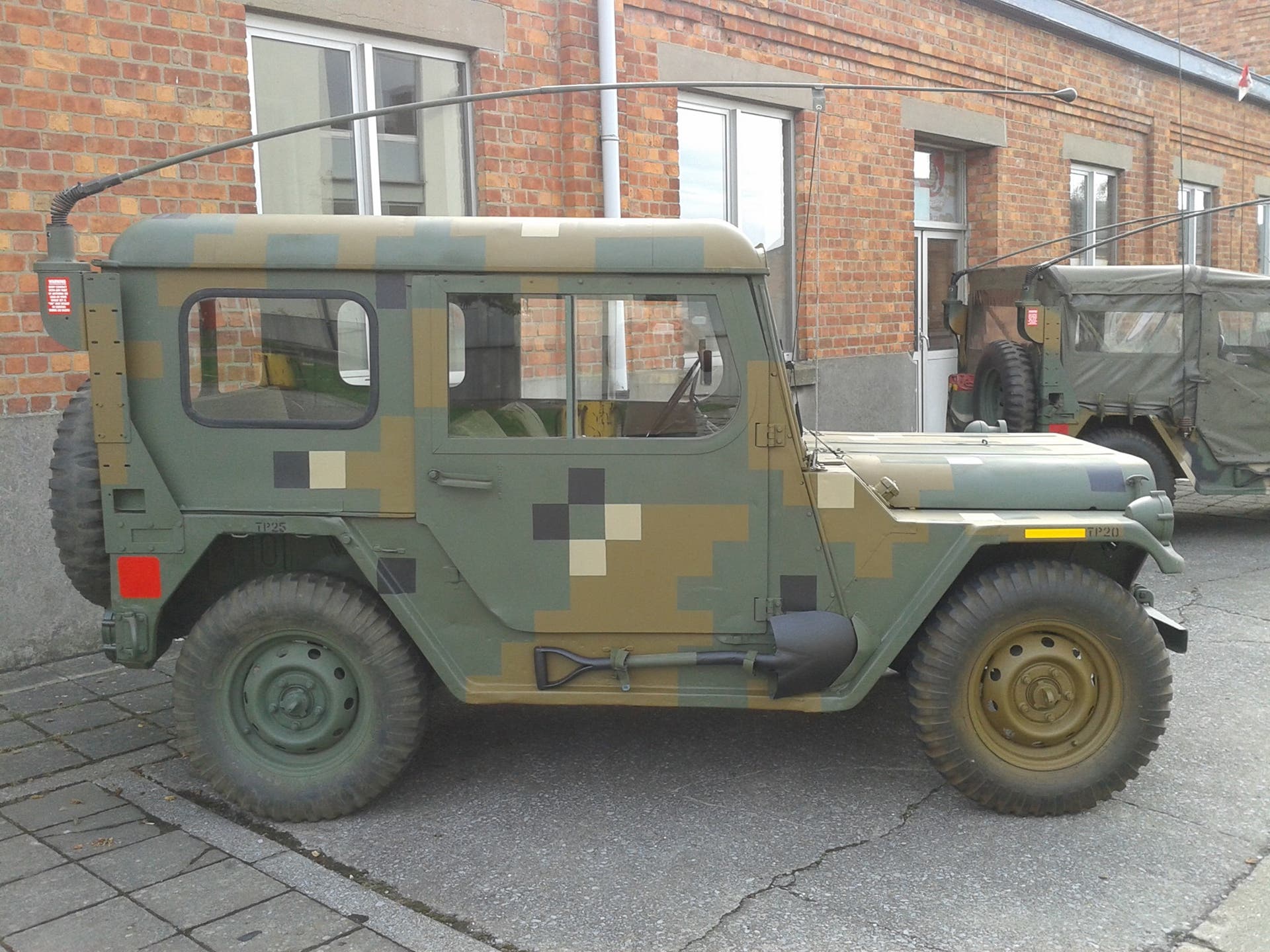 Computer-Generated, Pixelated Camo? The US Army's experimented with ...