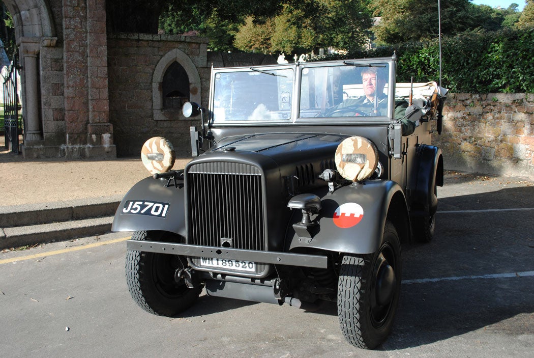 A look at the Stoewer R200 radio vehicle - Militarytrader